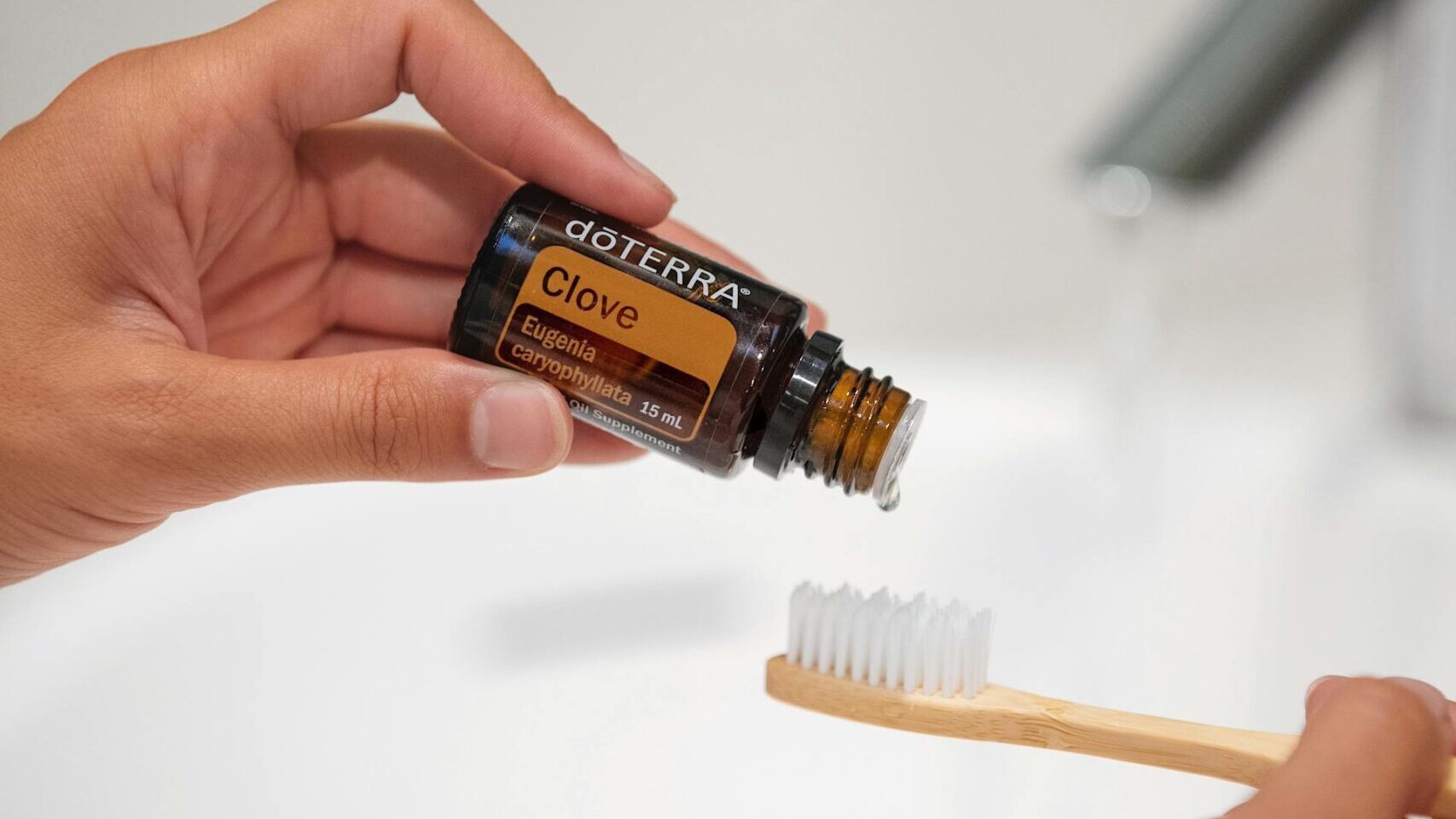 Clove Oil for Tooth: Uses, Benefits & How to Apply